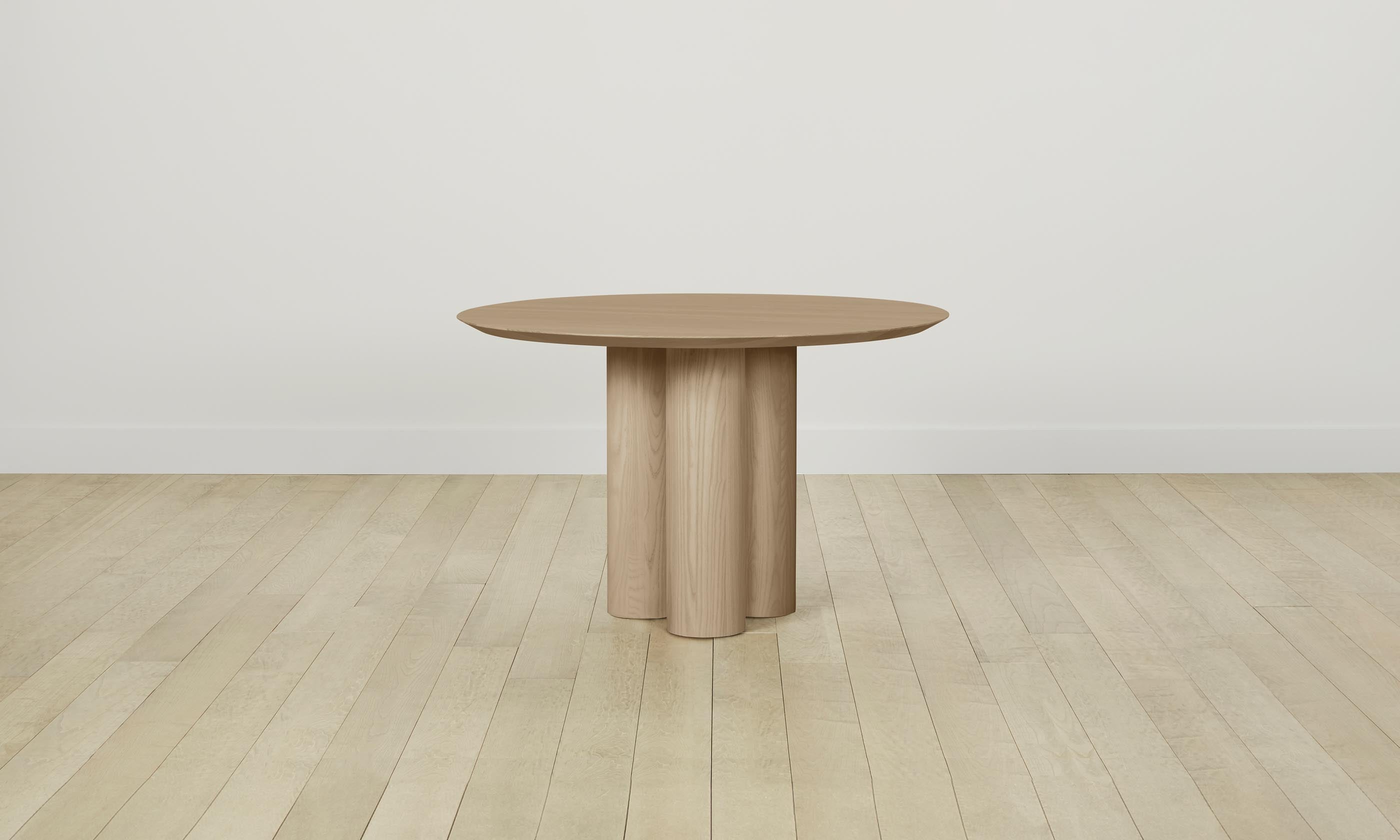 The Reade Round Dining Table – Maiden Home
