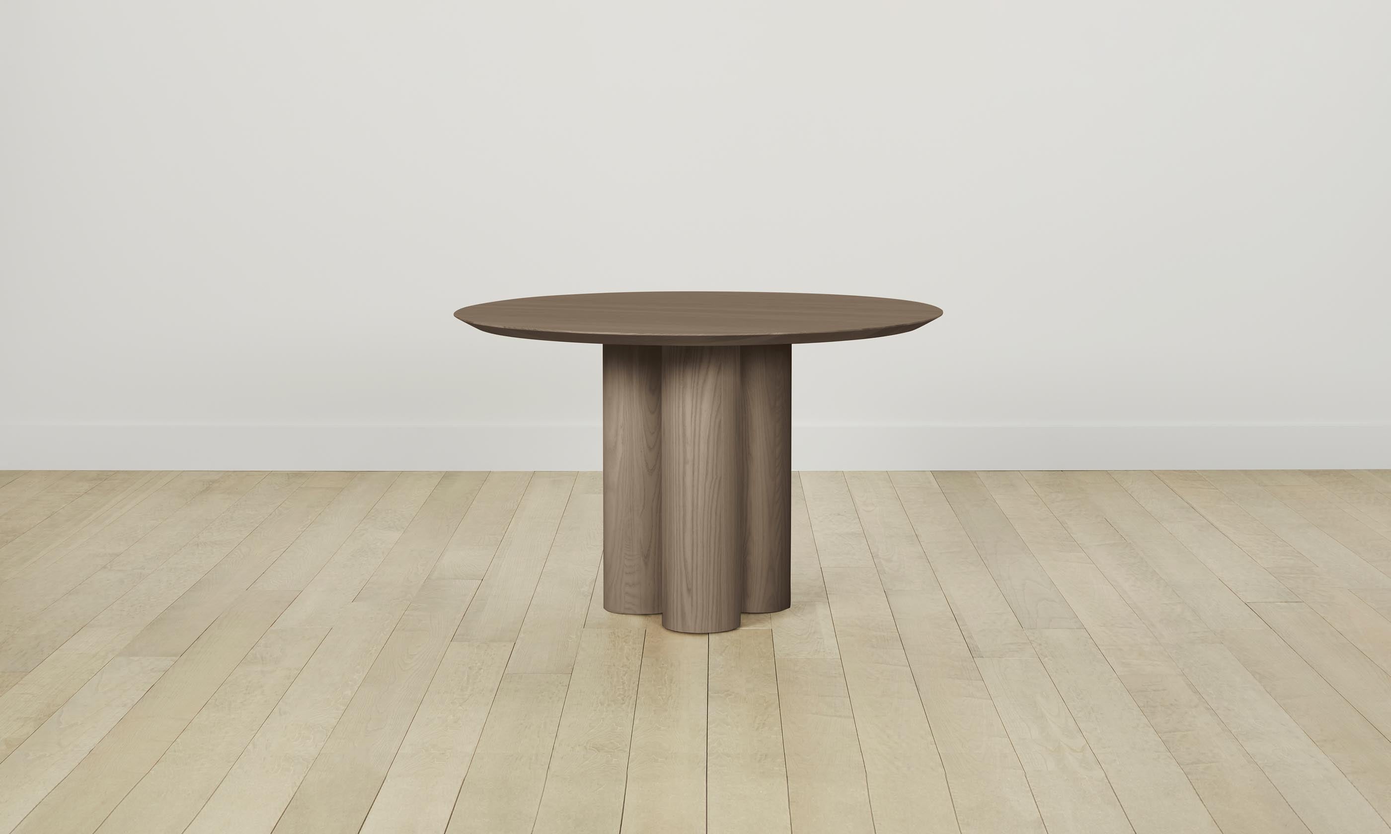 The Reade Round Dining Table – Maiden Home